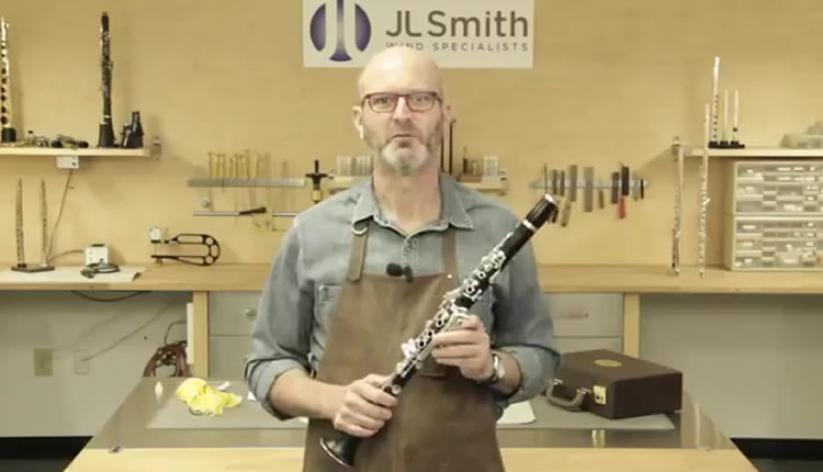 Oiling the Clarinet Bore – Band Director Media Group